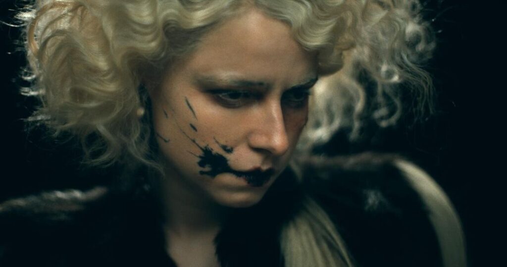 The Bride: le prime immagini del nuovo film di Maggie Gyllenhaal ...